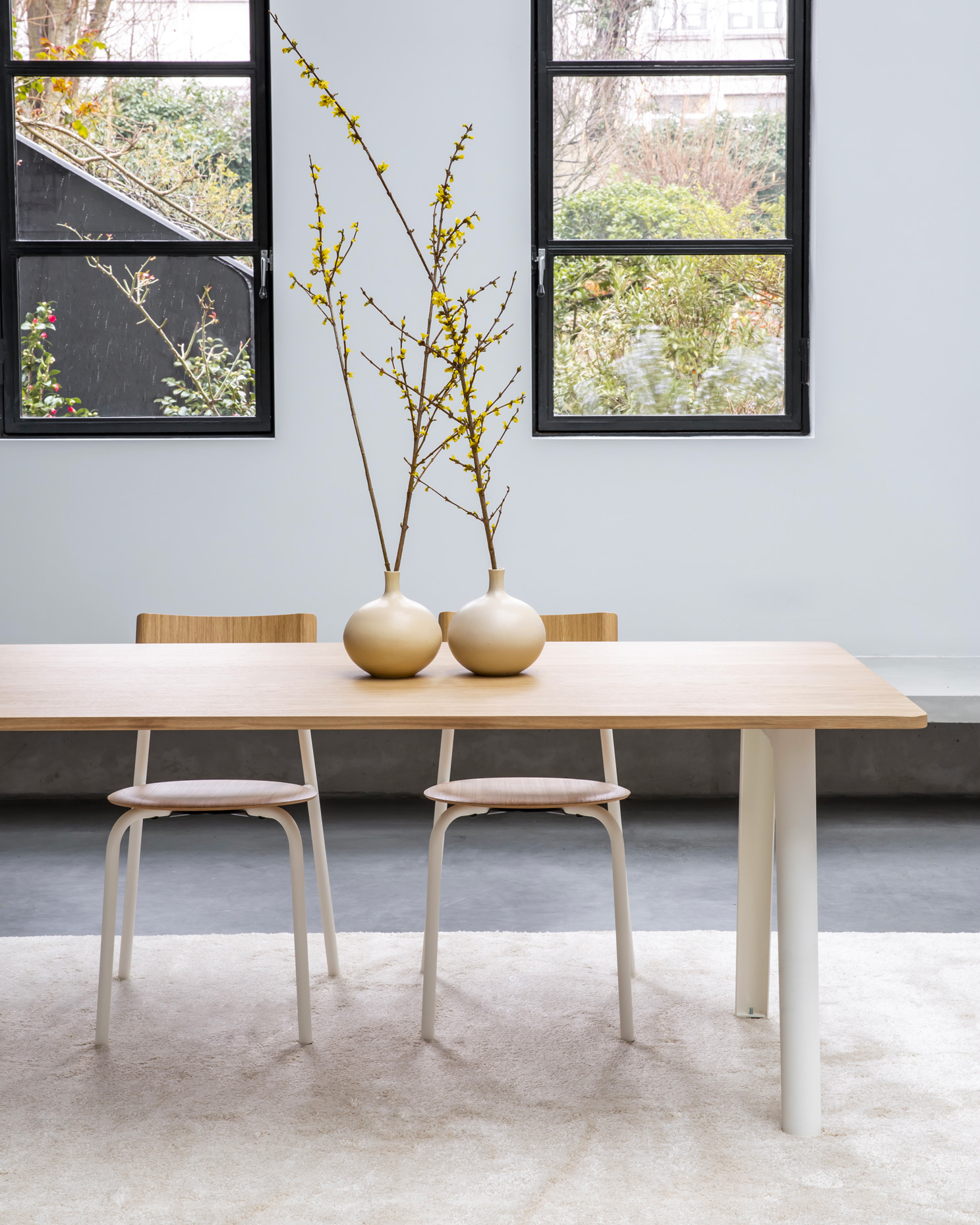 NEW MODERN, the new table system for large desks and tables