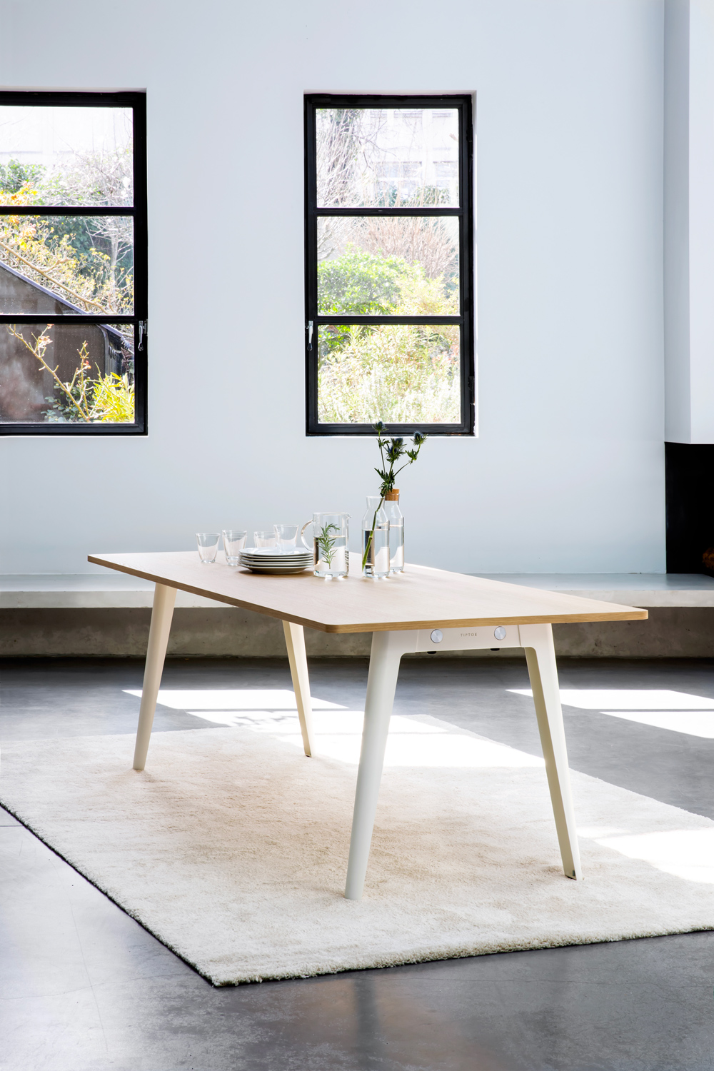 NEW MODERN, the new table system for large desks and tables