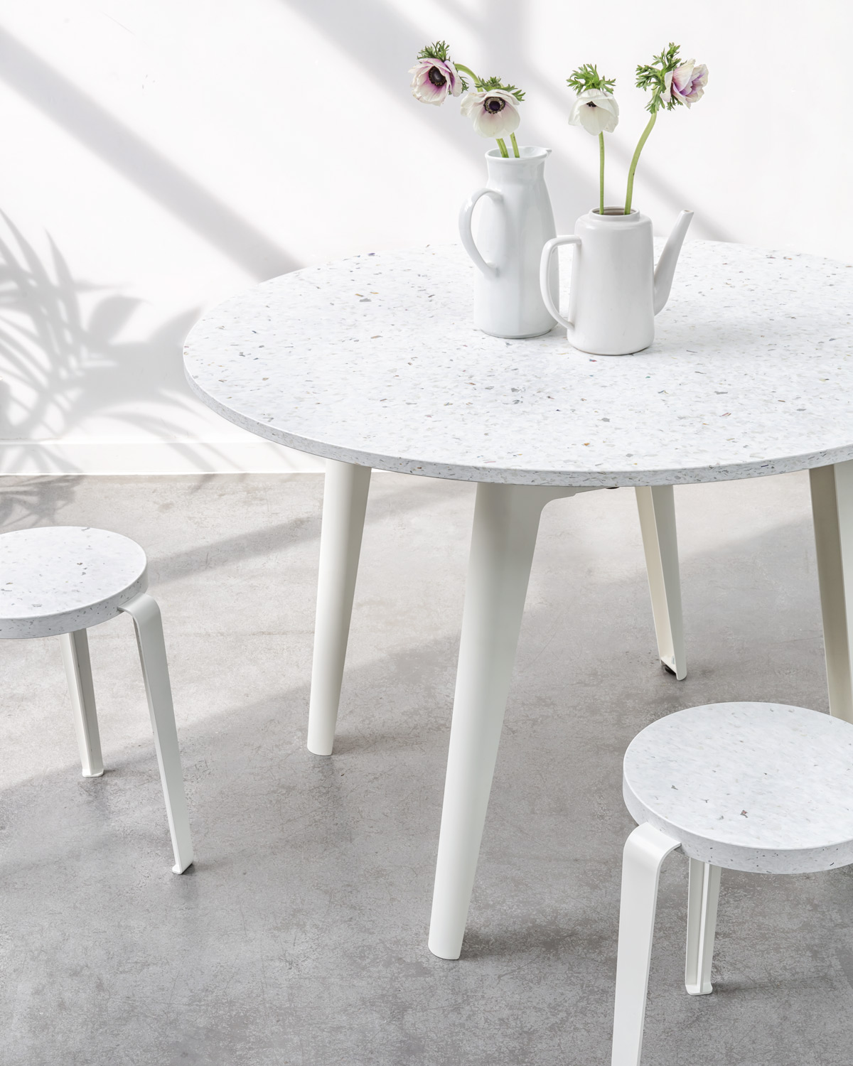 NEW MODERN round dining table in recycled plastic