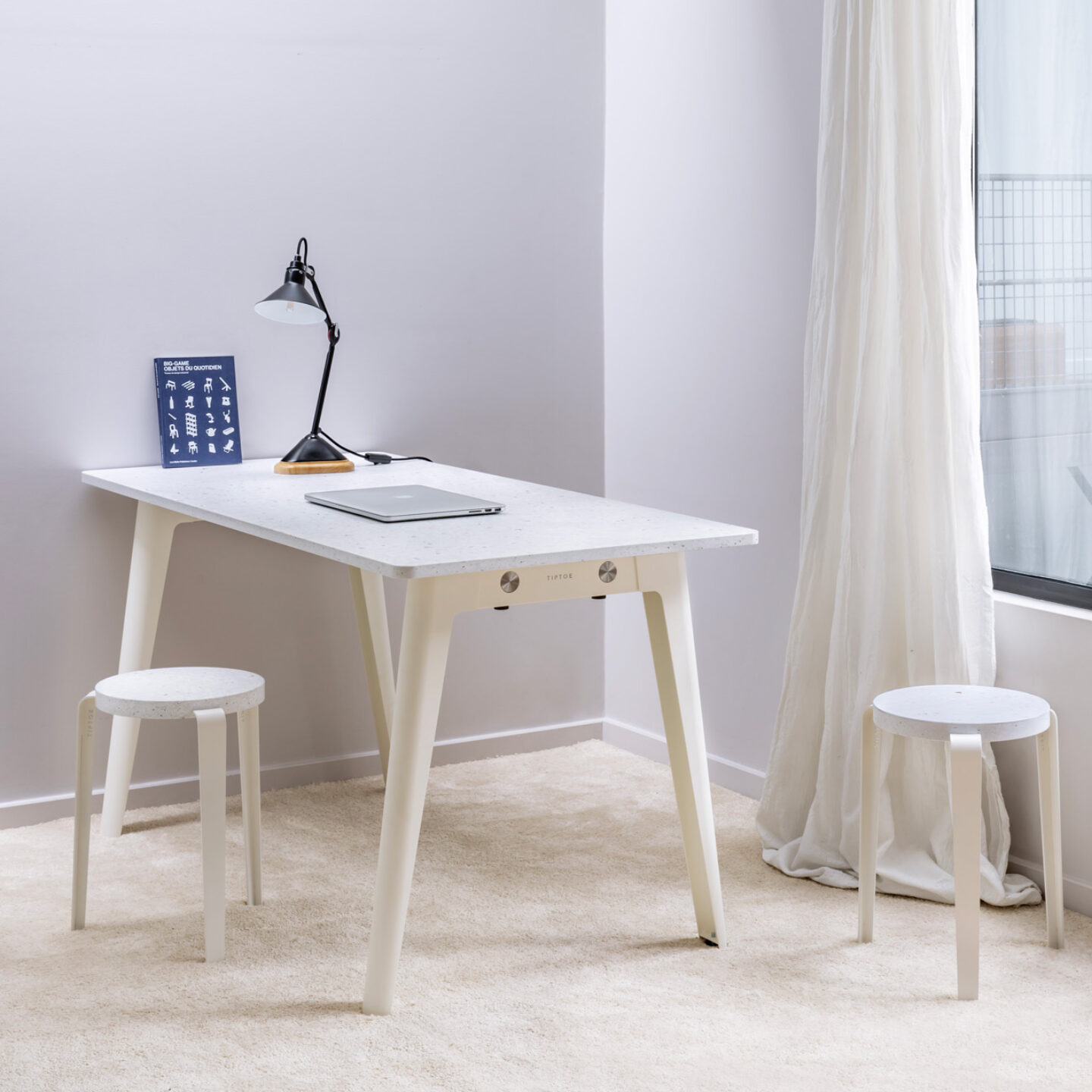 Bureau NEW MODERN en plastique recyclé, confort ou standard