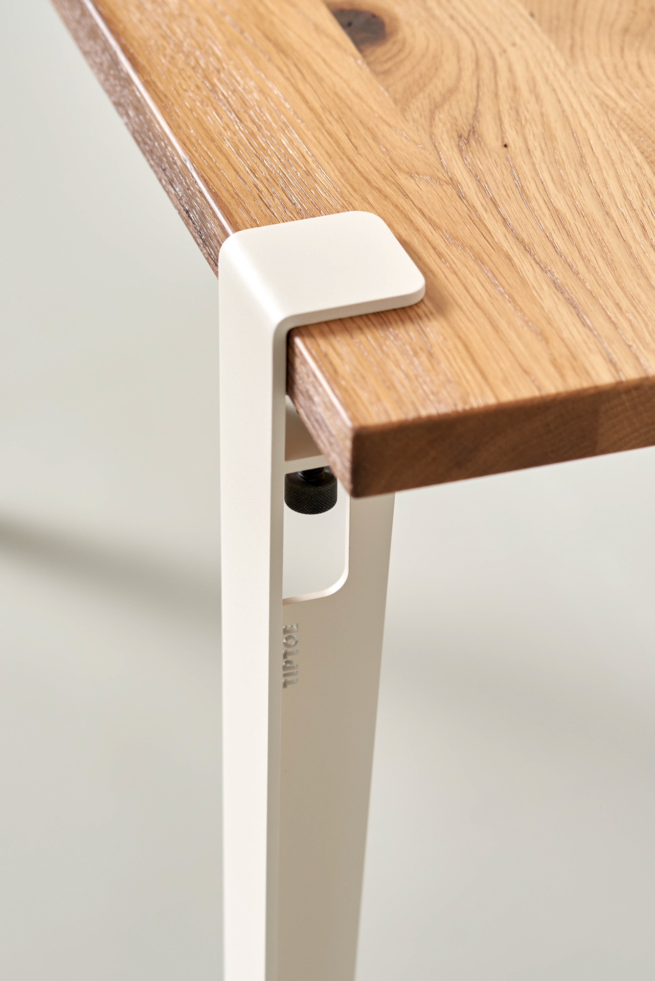 Table leg 90cm for kitchen counter in steel